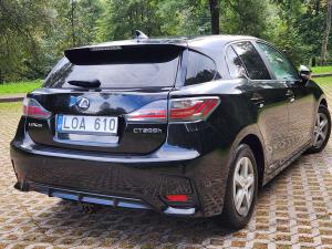 Melns Lexus CT 200h 2014 Viļņa, ar dzinēja tilpumu 1.80 L un nobraukumu 208 tūkst. km par 10400 €, foto 14 vietnē AUTOMOTO.COM.LV