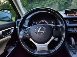 Melns Lexus CT 200h 2014 Viļņa, ar dzinēja tilpumu 1.80 L un nobraukumu 208 tūkst. km par 10400 €, foto 22 vietnē AUTOMOTO.COM.LV