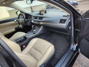 Melns Lexus CT 200h 2014 Viļņa, ar dzinēja tilpumu 1.80 L un nobraukumu 208 tūkst. km par 10400 €, foto 28 vietnē AUTOMOTO.COM.LV