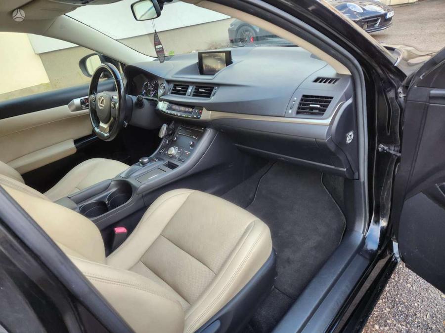 Melns Lexus CT 200h 2014 Viļņa, ar dzinēja tilpumu 1.80 L un nobraukumu 208 tūkst. km par 10400 €, foto 28 vietnē AUTOMOTO.COM.LV