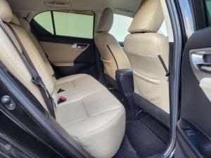 Melns Lexus CT 200h 2014 Viļņa, ar dzinēja tilpumu 1.80 L un nobraukumu 208 tūkst. km par 10400 €, foto 29 vietnē AUTOMOTO.COM.LV