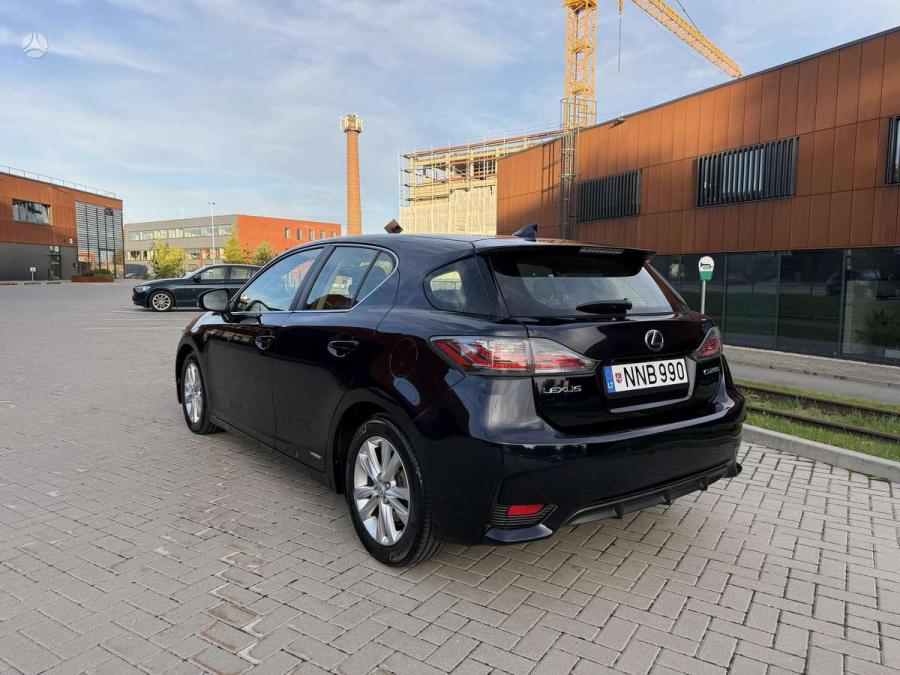 Melns Lexus CT 200h 2014 Klaipėda, ar dzinēja tilpumu 1.80 L un nobraukumu 330 tūkst. km par 11500 €, foto 5 vietnē AUTOMOTO.COM.LV