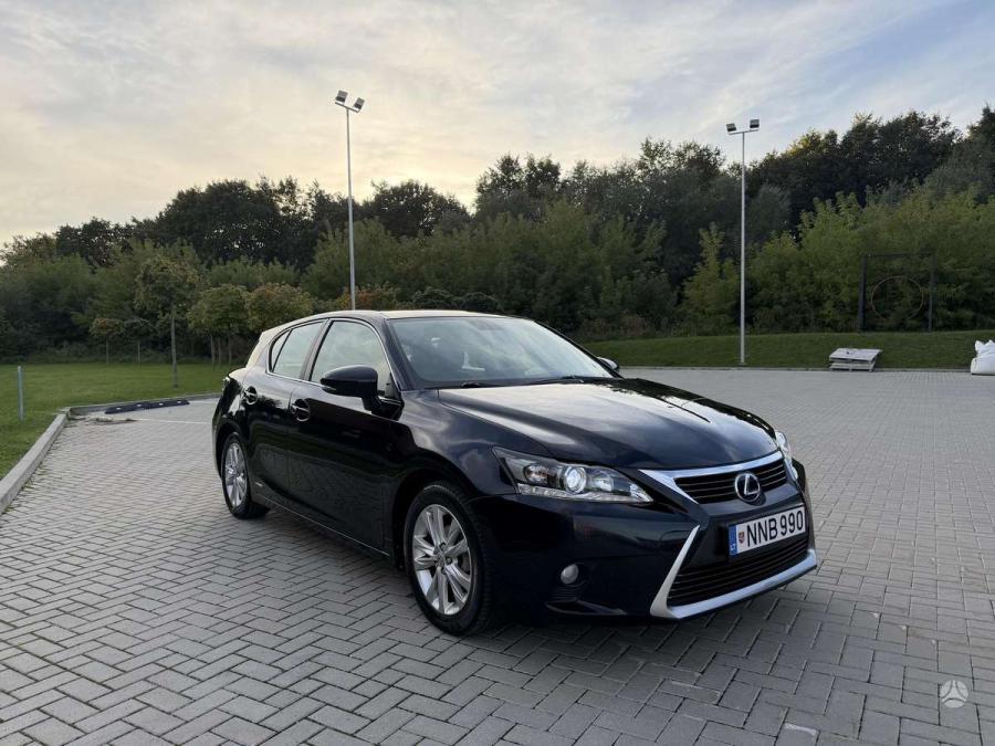 Melns Lexus CT 200h 2014 Klaipėda, ar dzinēja tilpumu 1.80 L un nobraukumu 330 tūkst. km par 11500 €, foto 9 vietnē AUTOMOTO.COM.LV