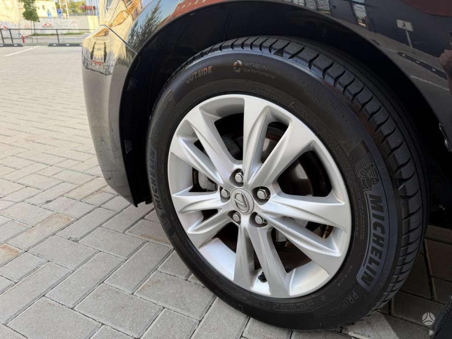 Melns Lexus CT 200h 2014 Klaipėda, ar dzinēja tilpumu 1.80 L un nobraukumu 330 tūkst. km par 11500 €, foto 10 vietnē AUTOMOTO.COM.LV