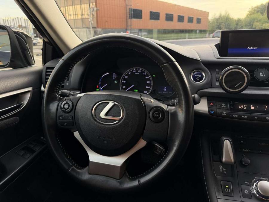 Melns Lexus CT 200h 2014 Klaipėda, ar dzinēja tilpumu 1.80 L un nobraukumu 330 tūkst. km par 11500 €, foto 17 vietnē AUTOMOTO.COM.LV