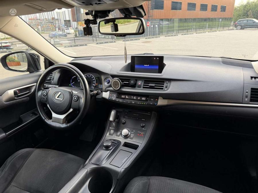 Melns Lexus CT 200h 2014 Klaipėda, ar dzinēja tilpumu 1.80 L un nobraukumu 330 tūkst. km par 11500 €, foto 22 vietnē AUTOMOTO.COM.LV