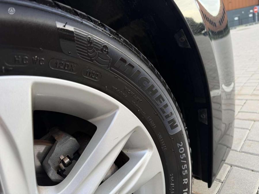 Melns Lexus CT 200h 2014 Klaipėda, ar dzinēja tilpumu 1.80 L un nobraukumu 330 tūkst. km par 11500 €, foto 30 vietnē AUTOMOTO.COM.LV