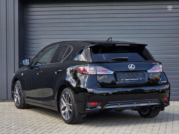 Melns Lexus CT 200h 2014 Kauņa, ar dzinēja tilpumu 1.80 L un nobraukumu 250 tūkst. km par 10999 €, foto 6 vietnē AUTOMOTO.COM.LV