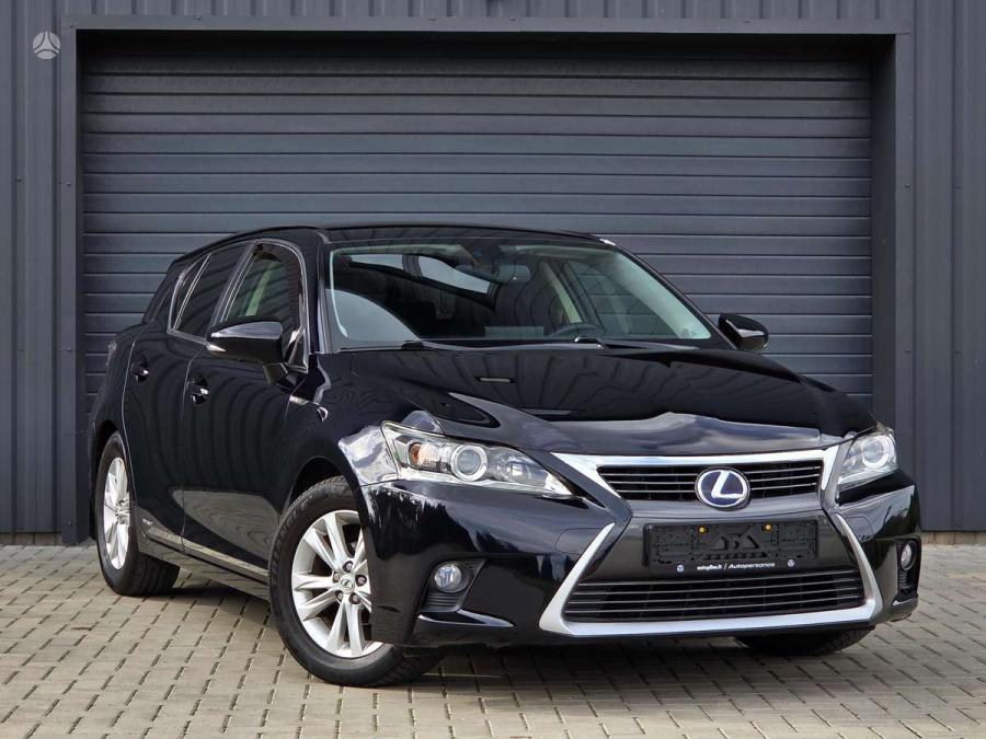Черный Лексус CT 200h 2014 в Каунас, объемом двигателя 1.80 л и пробегом 300 тыс. км за 9500 €, фото 3 на AUTOMOTO.COM.LV