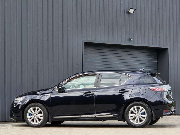 Melns Lexus CT 200h 2014 Kauņa, ar dzinēja tilpumu 1.80 L un nobraukumu 300 tūkst. km par 9500 €, foto 5 vietnē AUTOMOTO.COM.LV