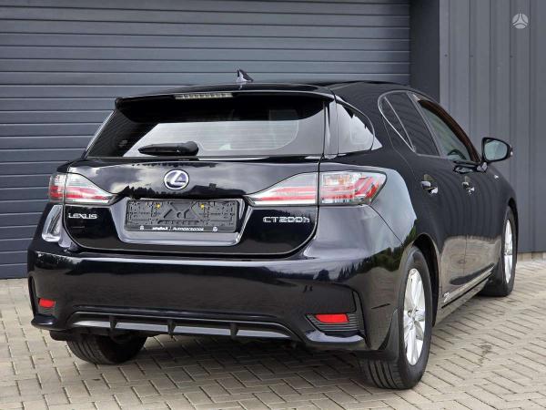 Melns Lexus CT 200h 2014 Kauņa, ar dzinēja tilpumu 1.80 L un nobraukumu 300 tūkst. km par 9500 €, foto 8 vietnē AUTOMOTO.COM.LV