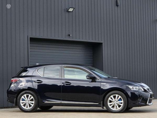 Melns Lexus CT 200h 2014 Kauņa, ar dzinēja tilpumu 1.80 L un nobraukumu 300 tūkst. km par 9500 €, foto 9 vietnē AUTOMOTO.COM.LV
