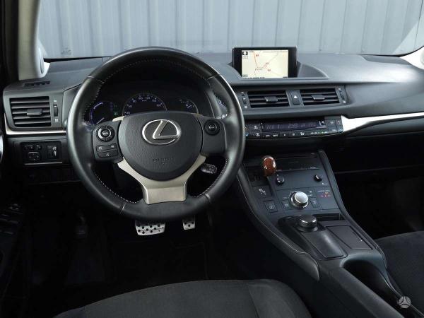 Melns Lexus CT 200h 2014 Kauņa, ar dzinēja tilpumu 1.80 L un nobraukumu 300 tūkst. km par 9500 €, foto 11 vietnē AUTOMOTO.COM.LV