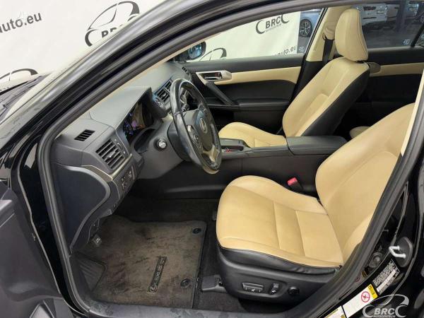Black Lexus CT 200h 2015 in Vilnius, with an engine capacity of 1.80 L and mileage of 147 thousand km for 10000 €, photo 7 on AUTOMOTO.COM.LV