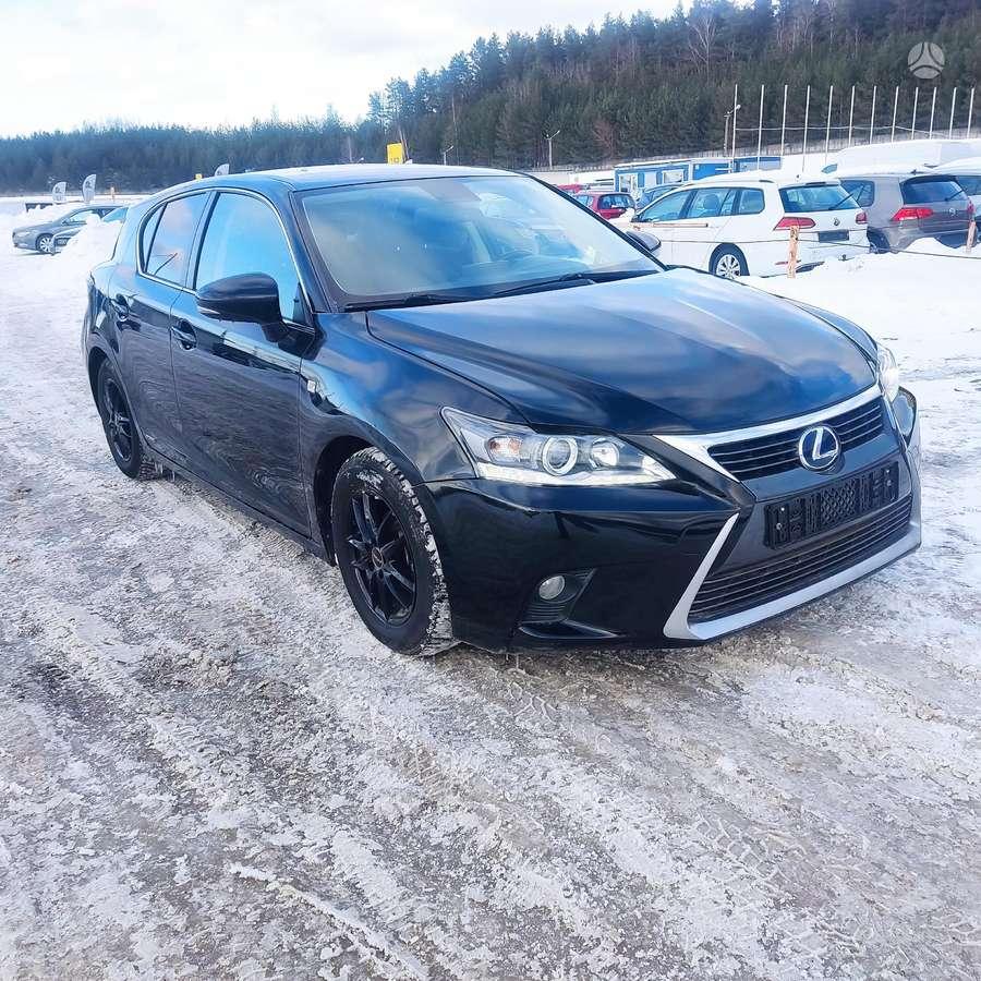 Black Lexus CT 200h 2015 in Vilnius, with an engine capacity of 1.80 L and mileage of 280 thousand km for 10400 €, photo 1 on AUTOMOTO.COM.LV