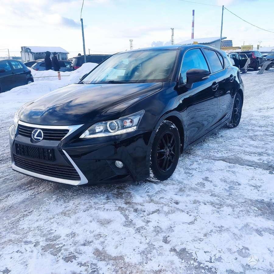 Black Lexus CT 200h 2015 in Vilnius, with an engine capacity of 1.80 L and mileage of 280 thousand km for 10400 €, photo 3 on AUTOMOTO.COM.LV