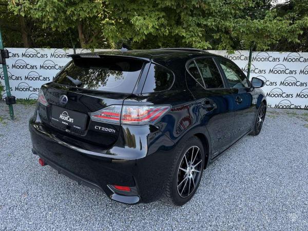 Melns Lexus CT 200h 2015 Viļņa, ar dzinēja tilpumu 1.80 L un nobraukumu 149 tūkst. km par 10500 €, foto 6 vietnē AUTOMOTO.COM.LV