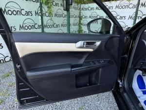 Black Lexus CT 200h 2015 in Vilnius, with an engine capacity of 1.80 L and mileage of 149 thousand km for 10500 €, photo 16 on AUTOMOTO.COM.LV