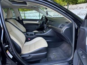 Black Lexus CT 200h 2015 in Vilnius, with an engine capacity of 1.80 L and mileage of 149 thousand km for 10500 €, photo 18 on AUTOMOTO.COM.LV