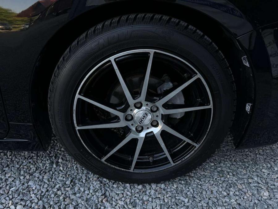 Black Lexus CT 200h 2015 in Vilnius, with an engine capacity of 1.80 L and mileage of 149 thousand km for 10500 €, photo 23 on AUTOMOTO.COM.LV