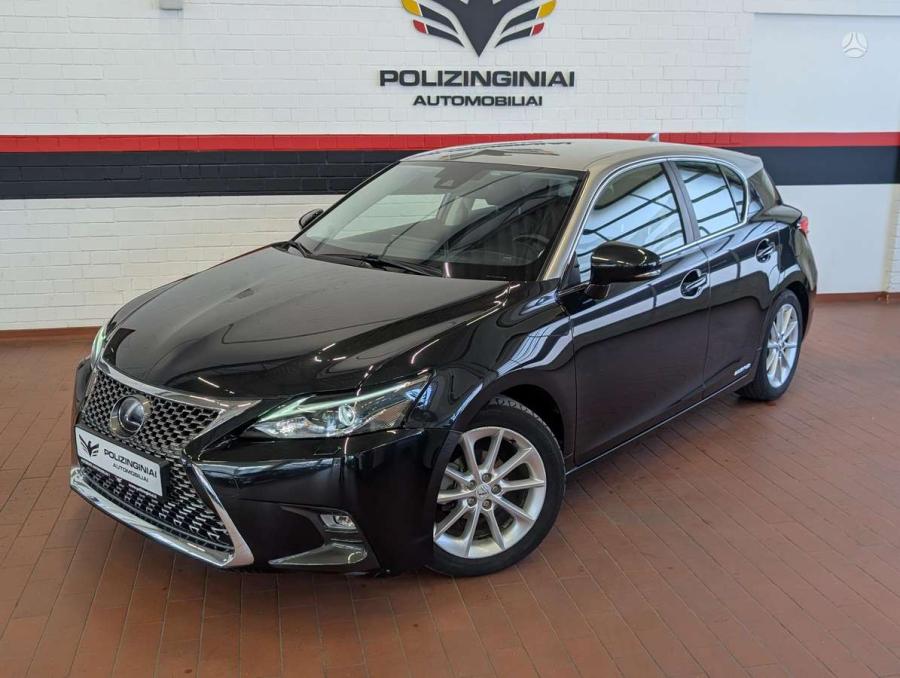 Black Lexus CT 200h 2018 in Kaunas, with an engine capacity of 1.80 L and mileage of 161 thousand km for 16300 €, photo 1 on AUTOMOTO.COM.LV