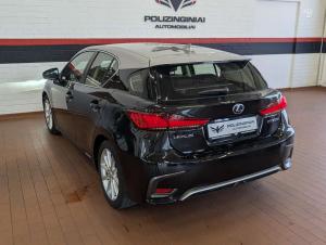 Black Lexus CT 200h 2018 in Kaunas, with an engine capacity of 1.80 L and mileage of 161 thousand km for 16300 €, photo 4 on AUTOMOTO.COM.LV