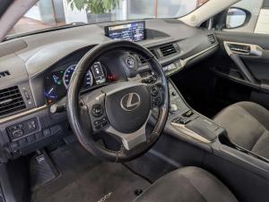Black Lexus CT 200h 2018 in Kaunas, with an engine capacity of 1.80 L and mileage of 161 thousand km for 16300 €, photo 8 on AUTOMOTO.COM.LV