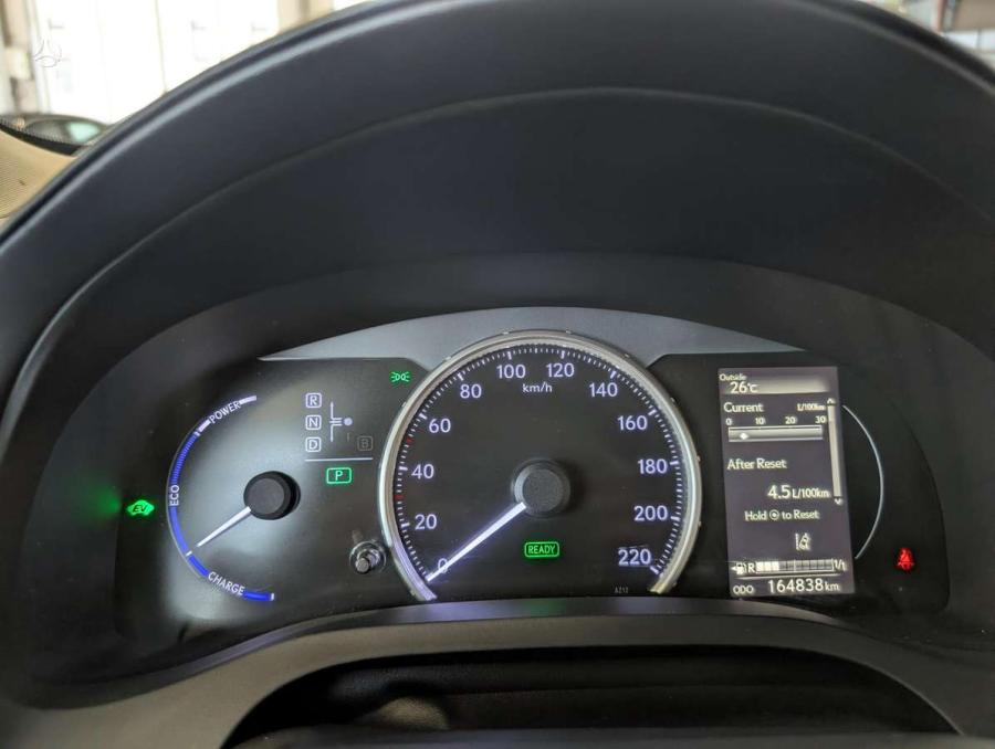 Black Lexus CT 200h 2018 in Kaunas, with an engine capacity of 1.80 L and mileage of 161 thousand km for 16300 €, photo 11 on AUTOMOTO.COM.LV