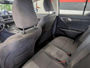 Black Lexus CT 200h 2018 in Kaunas, with an engine capacity of 1.80 L and mileage of 161 thousand km for 16300 €, photo 13 on AUTOMOTO.COM.LV