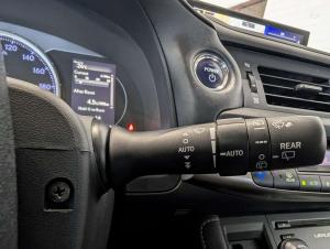 Black Lexus CT 200h 2018 in Kaunas, with an engine capacity of 1.80 L and mileage of 161 thousand km for 16300 €, photo 20 on AUTOMOTO.COM.LV