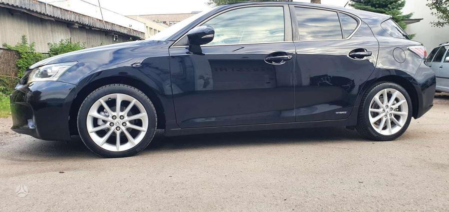 Melns Lexus CT 200h 2011 Kauņa, ar dzinēja tilpumu 1.80 L un nobraukumu 270 tūkst. km par 7390 €, foto 5 vietnē AUTOMOTO.COM.LV