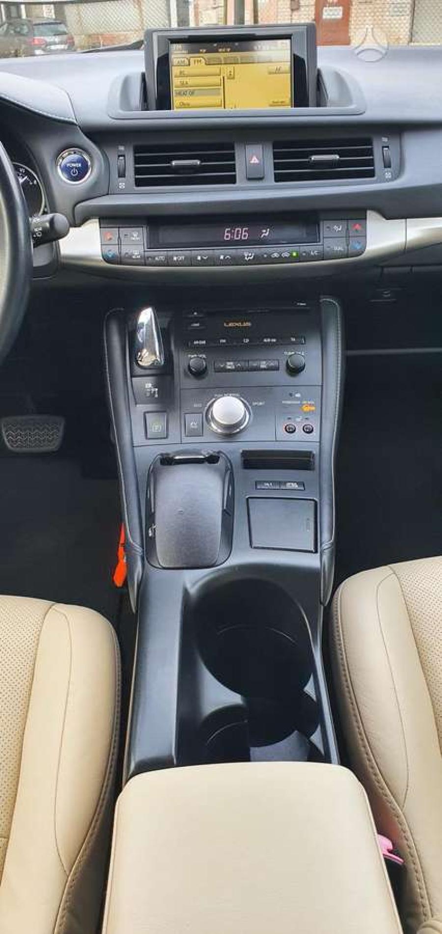 Melns Lexus CT 200h 2011 Kauņa, ar dzinēja tilpumu 1.80 L un nobraukumu 270 tūkst. km par 7390 €, foto 30 vietnē AUTOMOTO.COM.LV