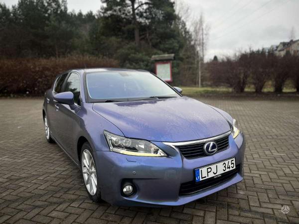 Zils Lexus CT 200h 2011 Viļņa, ar dzinēja tilpumu 1.80 L un nobraukumu 310 tūkst. km par 9000 €, foto 3 vietnē AUTOMOTO.COM.LV