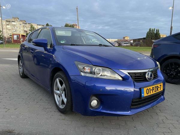 Zils Lexus CT 200h 2011 Kauņa, ar dzinēja tilpumu 1.80 L un nobraukumu 318 tūkst. km par 6500 €, foto 2 vietnē AUTOMOTO.COM.LV