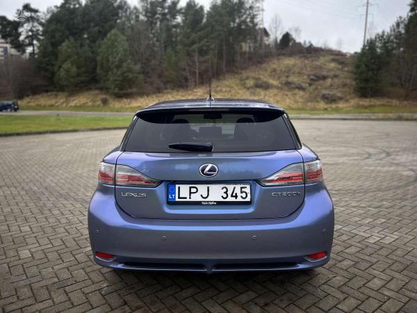 Blue Lexus CT 200h 2011 in Vilnius, with an engine capacity of 1.80 L and mileage of 334 thousand km for 7800 €, photo 6 on AUTOMOTO.COM.LV