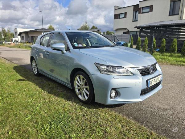 Blue Lexus CT 200h 2011 in Vilnius, with an engine capacity of 1.80 L and mileage of 274 thousand km for 7950 €, photo 8 on AUTOMOTO.COM.LV