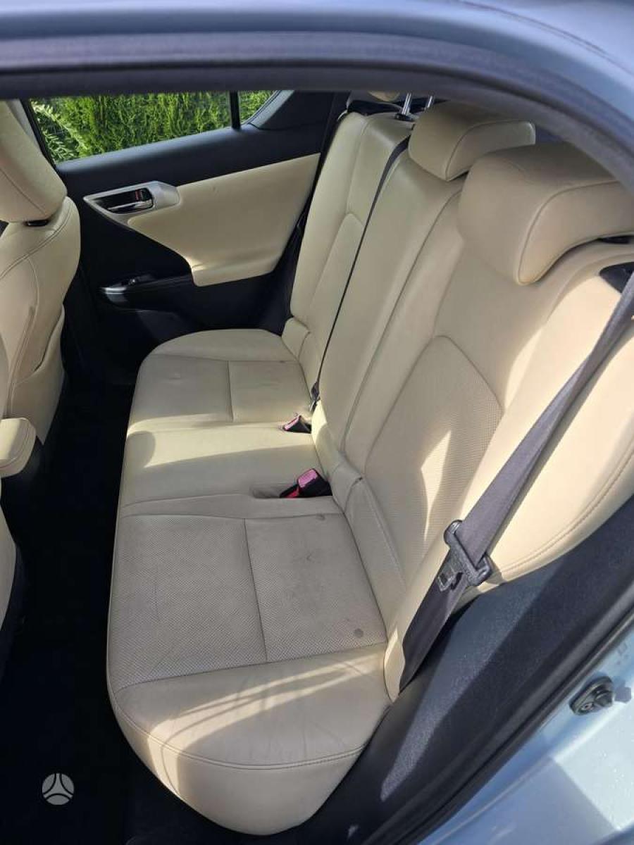 Zils Lexus CT 200h 2011 Viļņa, ar dzinēja tilpumu 1.80 L un nobraukumu 274 tūkst. km par 7950 €, foto 18 vietnē AUTOMOTO.COM.LV