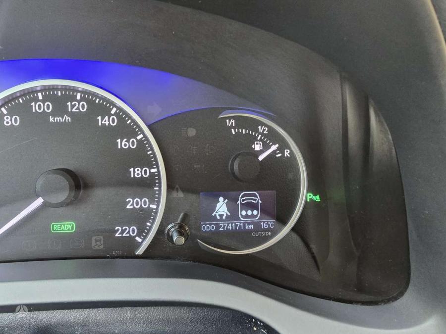 Zils Lexus CT 200h 2011 Viļņa, ar dzinēja tilpumu 1.80 L un nobraukumu 274 tūkst. km par 7950 €, foto 24 vietnē AUTOMOTO.COM.LV