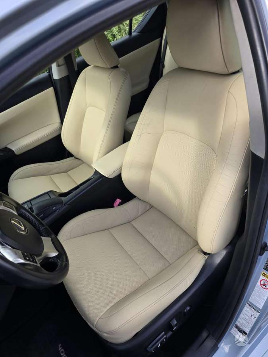 Zils Lexus CT 200h 2011 Viļņa, ar dzinēja tilpumu 1.80 L un nobraukumu 274 tūkst. km par 7950 €, foto 25 vietnē AUTOMOTO.COM.LV