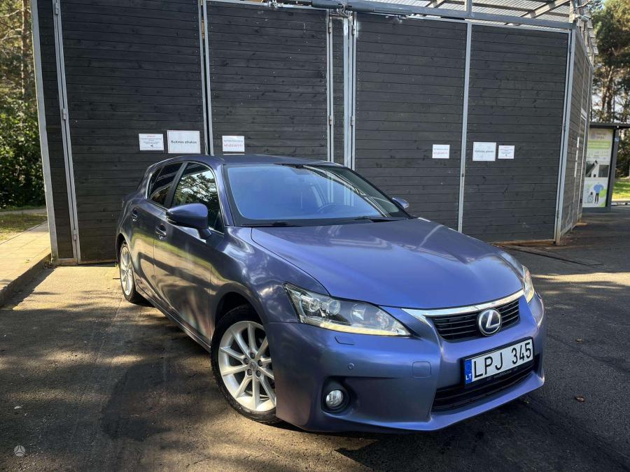 Blue Lexus CT 200h 2011 in Vilnius, with an engine capacity of 1.80 L and mileage of 321 thousand km for 7900 €, photo 3 on AUTOMOTO.COM.LV