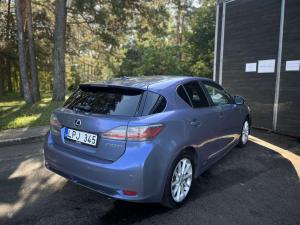 Blue Lexus CT 200h 2011 in Vilnius, with an engine capacity of 1.80 L and mileage of 321 thousand km for 7900 €, photo 4 on AUTOMOTO.COM.LV