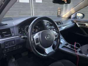 Blue Lexus CT 200h 2011 in Vilnius, with an engine capacity of 1.80 L and mileage of 321 thousand km for 7900 €, photo 6 on AUTOMOTO.COM.LV