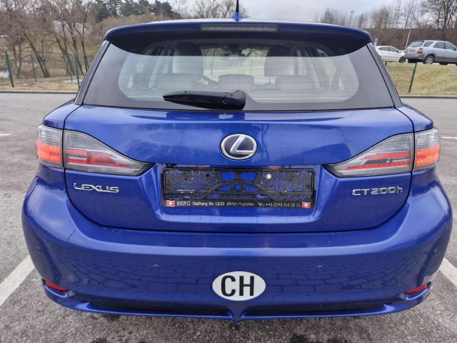 Blue Lexus CT 200h 2012 in Vilnius, with an engine capacity of 1.80 L and mileage of 197 thousand km for 6900 €, photo 2 on AUTOMOTO.COM.LV