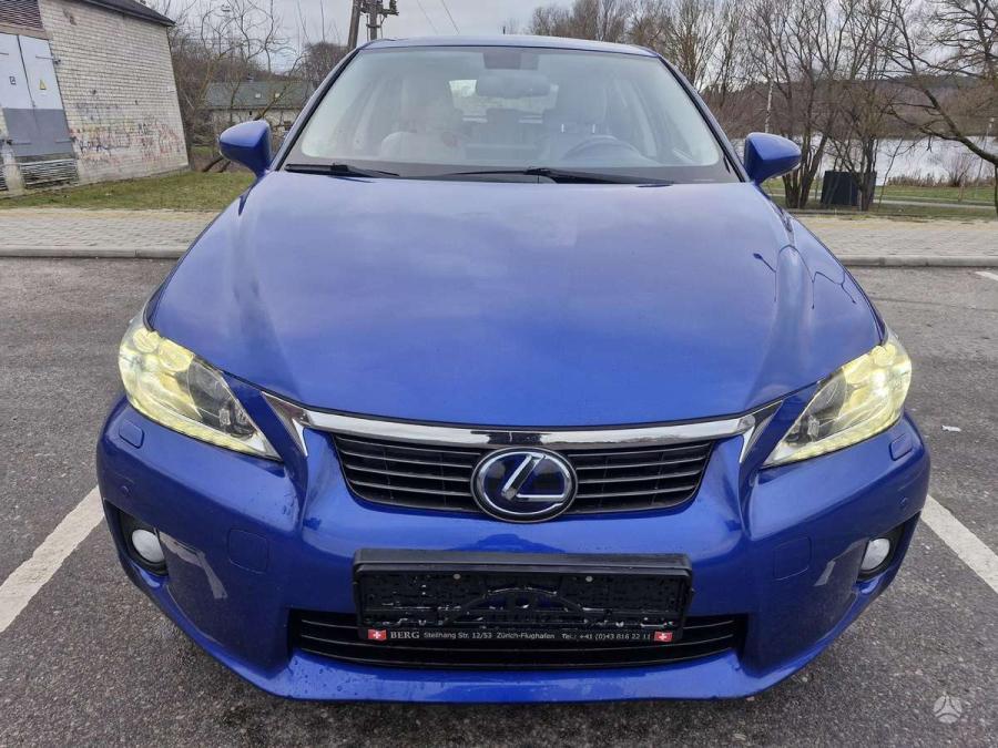 Blue Lexus CT 200h 2012 in Vilnius, with an engine capacity of 1.80 L and mileage of 197 thousand km for 6900 €, photo 5 on AUTOMOTO.COM.LV