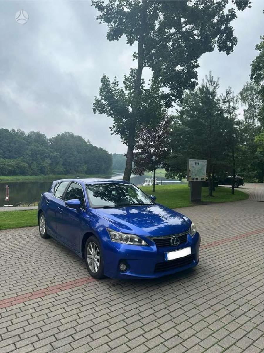 Blue Lexus CT 200h 2012 in Vilnius, with an engine capacity of 1.80 L and mileage of 306 thousand km for 6250 €, photo 1 on AUTOMOTO.COM.LV