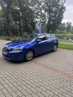 Blue Lexus CT 200h 2012 in Vilnius, with an engine capacity of 1.80 L and mileage of 306 thousand km for 6250 €, photo 3 on AUTOMOTO.COM.LV