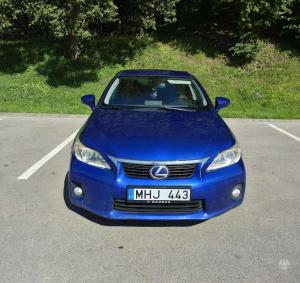 Zils Lexus CT 200h 2012 Kauņa, ar dzinēja tilpumu 1.80 L un nobraukumu 277 tūkst. km par 8200 €, foto 3 vietnē AUTOMOTO.COM.LV