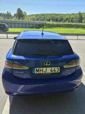 Zils Lexus CT 200h 2012 Kauņa, ar dzinēja tilpumu 1.80 L un nobraukumu 277 tūkst. km par 8200 €, foto 4 vietnē AUTOMOTO.COM.LV