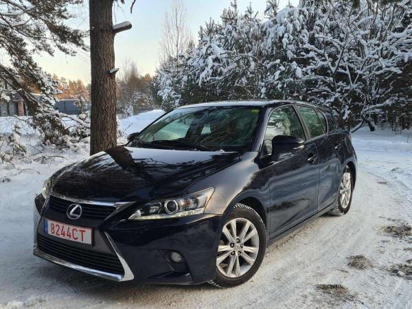 Zils Lexus CT 200h 2014 Viļņa, ar dzinēja tilpumu 1.80 L un nobraukumu 240 tūkst. km par 9200 €, foto 1 vietnē AUTOMOTO.COM.LV