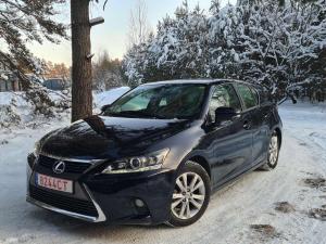 Zils Lexus CT 200h 2014 Viļņa, ar dzinēja tilpumu 1.80 L un nobraukumu 240 tūkst. km par 9200 €, foto  vietnē AUTOMOTO.COM.LV